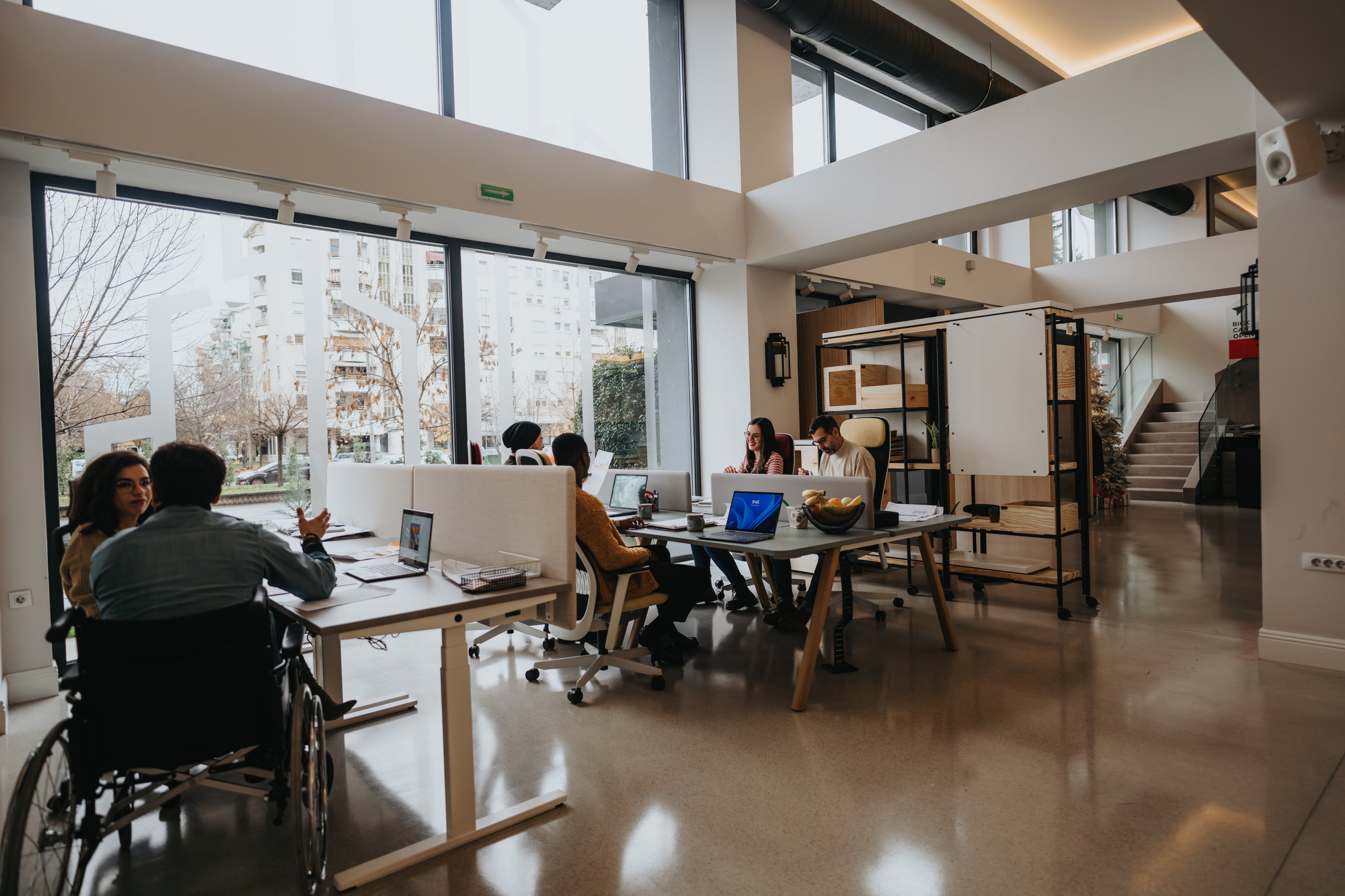 The Benefits of Refurbished Office Desks — Zero Office Furniture
